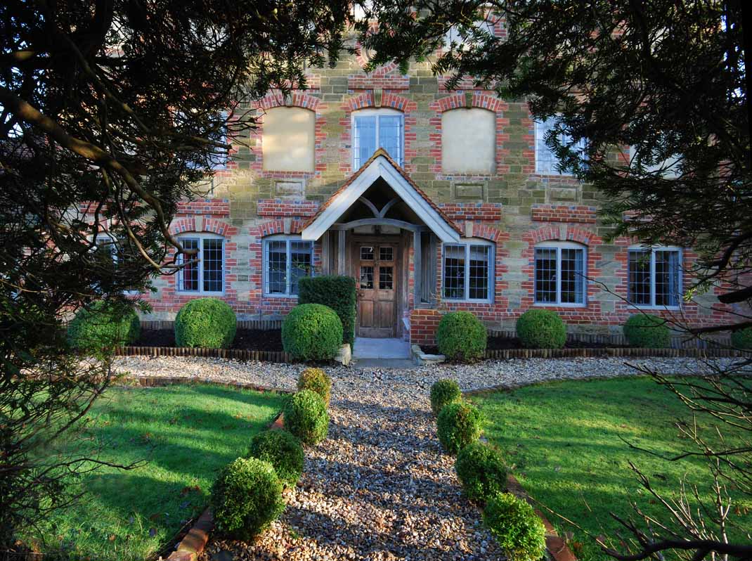 Cromwell House - Overview | The Wow House Company